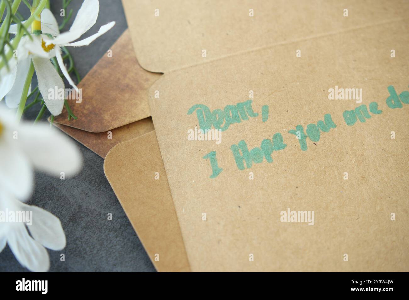 Paper note handwritten words hi-res stock photography and images - Alamy
