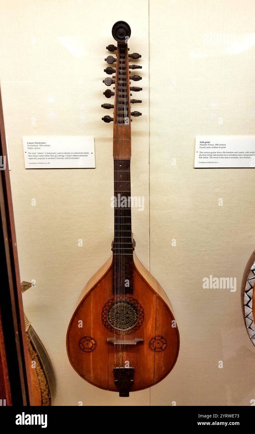 Cittern hi-res stock photography and images - Alamy