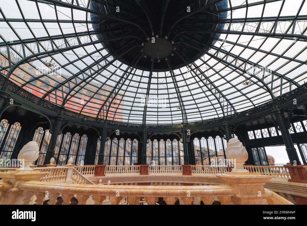 Round transparent ceiling with windows roof in hall of the palace in Ba ...
