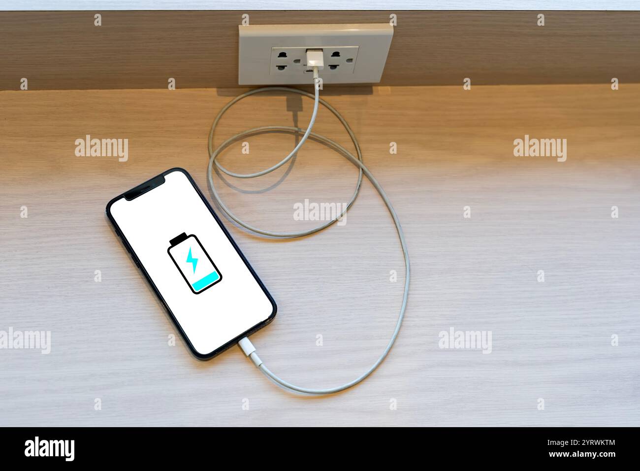 Close up smartphone battery low charge battery screen, Businessman ...