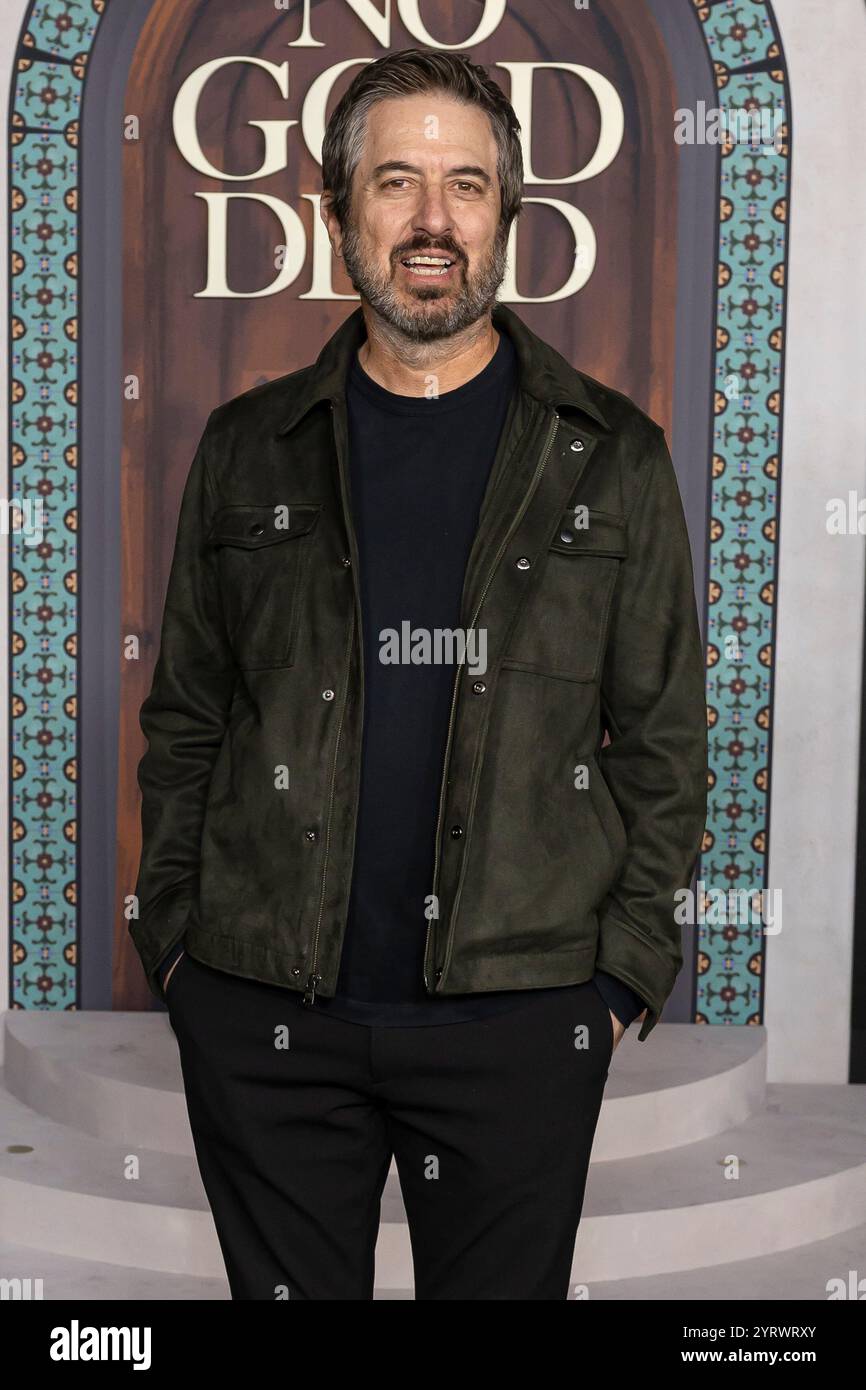 Los Angeles, USA. 04th Dec, 2024. Ray Romano attends the arrivals of ...
