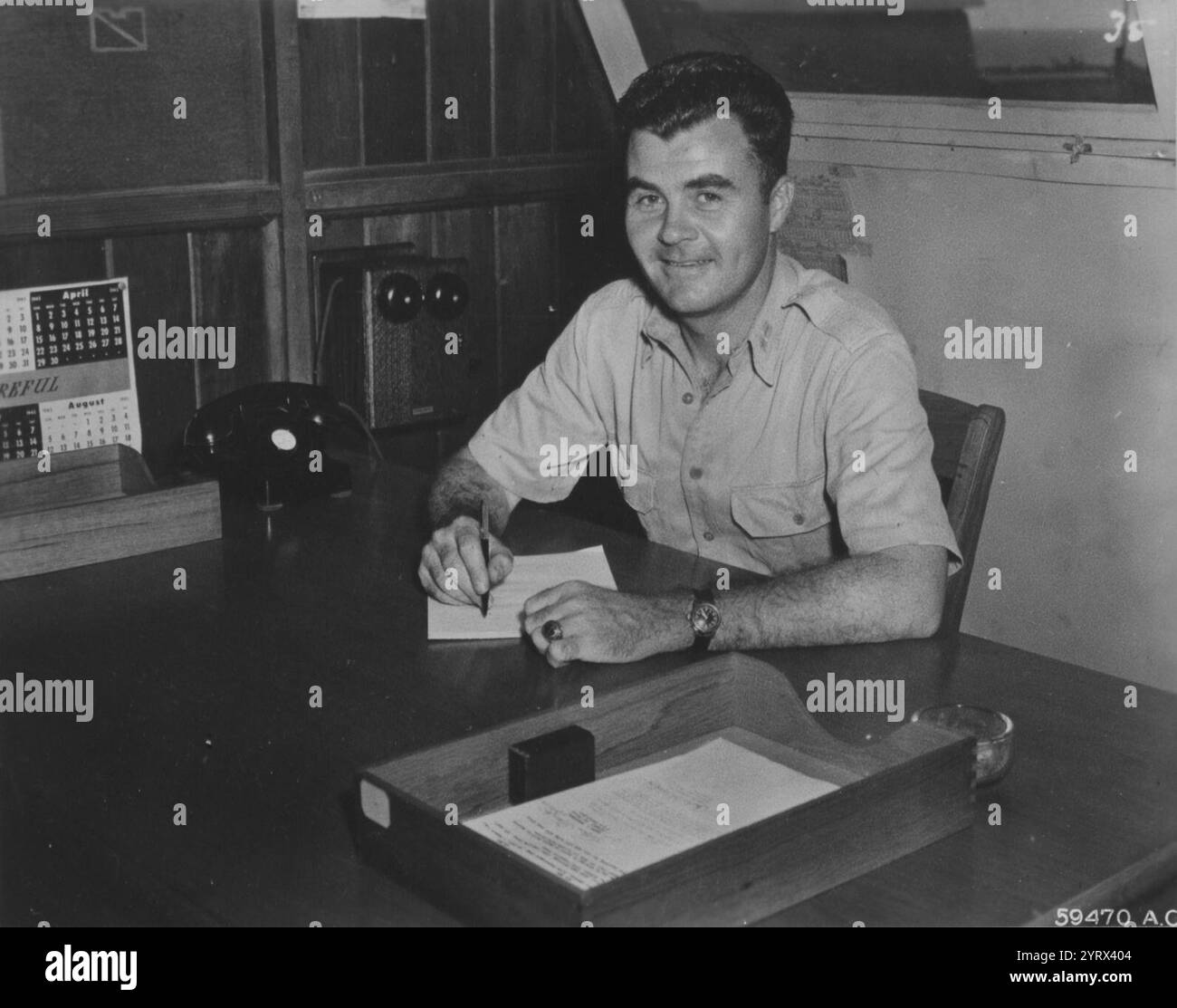 Col paul tibbets hi-res stock photography and images - Alamy