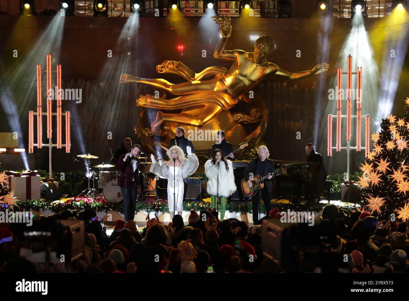 Ny, USA. 4th Dec, 2024. NEW YORK, NEW YORK - DECEMBER 04: (L-R) Jimi ...