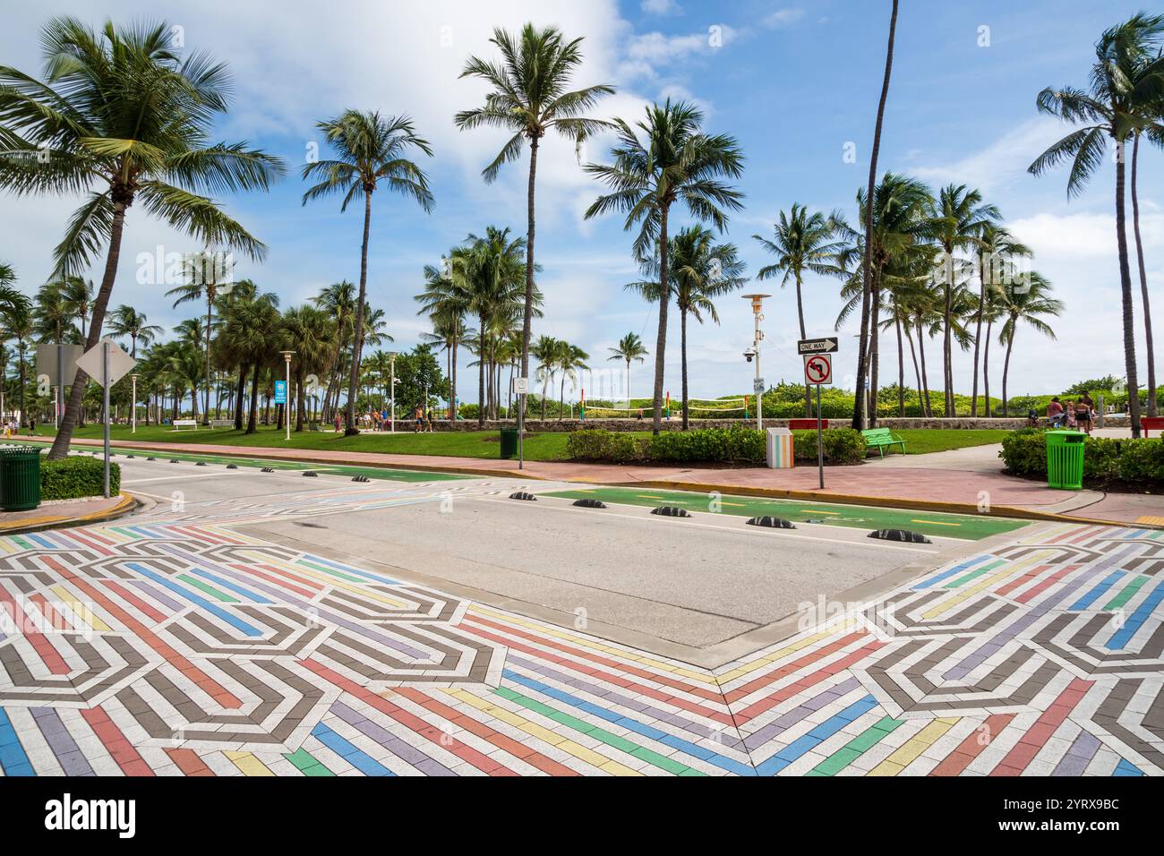 Lively thoroughfare hi-res stock photography and images - Alamy
