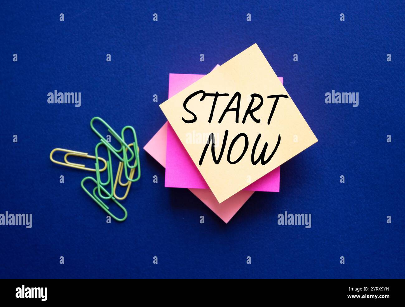 Start now symbol. Orange steaky note with words Start Now. Beautiful ...