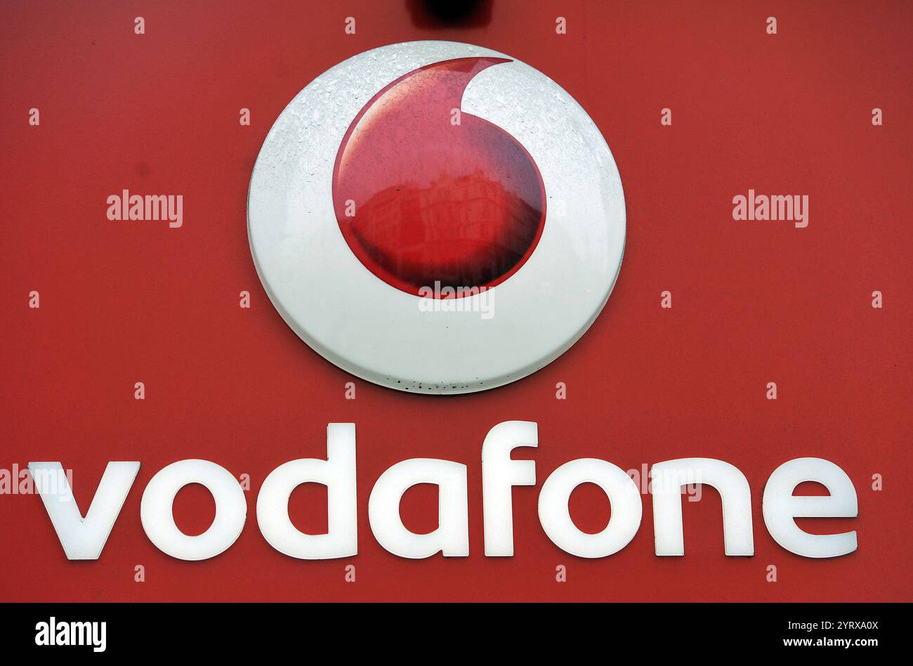 Vodafone uk 2024 hi-res stock photography and images - Alamy