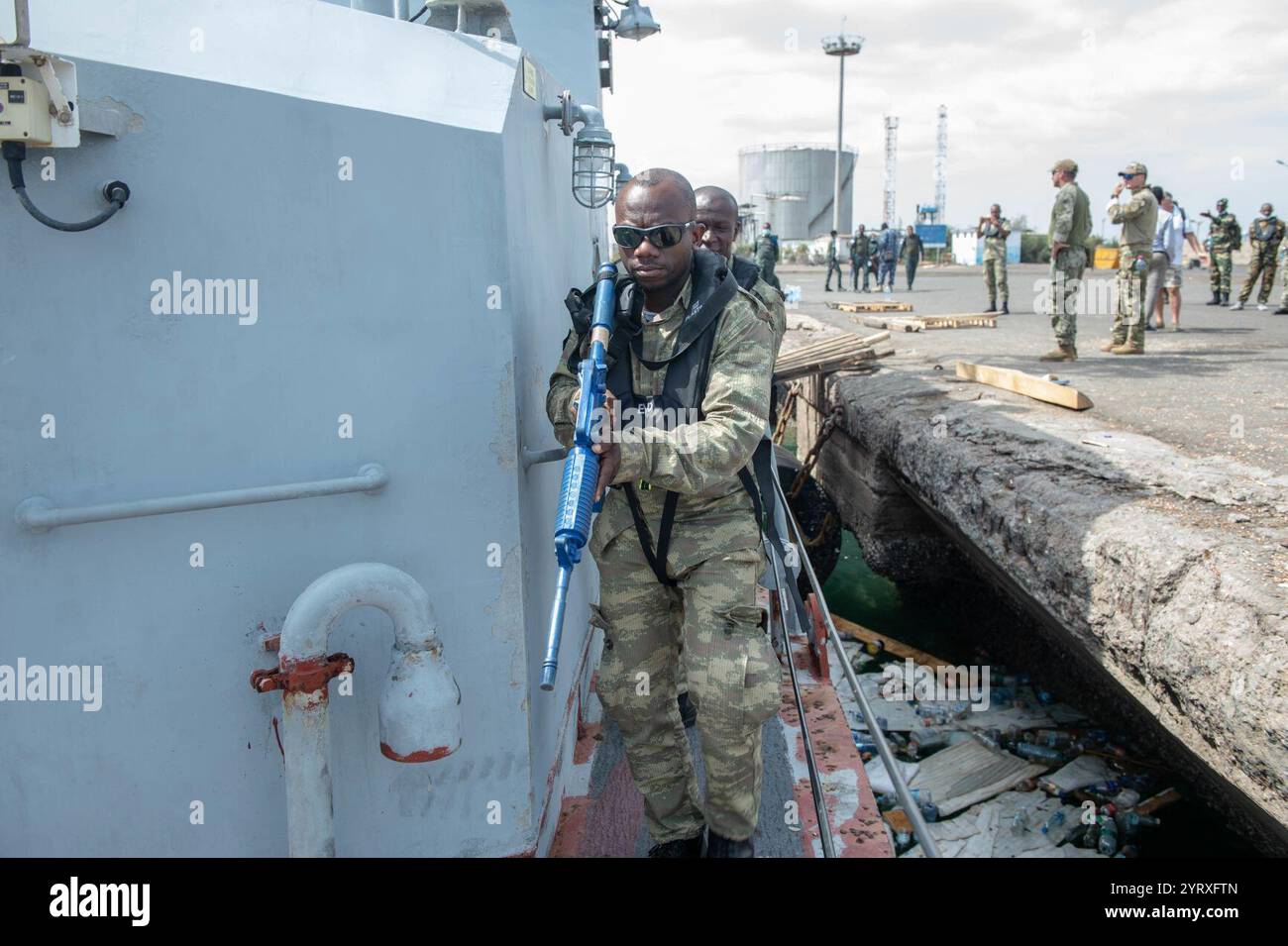 Comoros sailors conduct a boarding party exercise on the Yemeni Coast ...