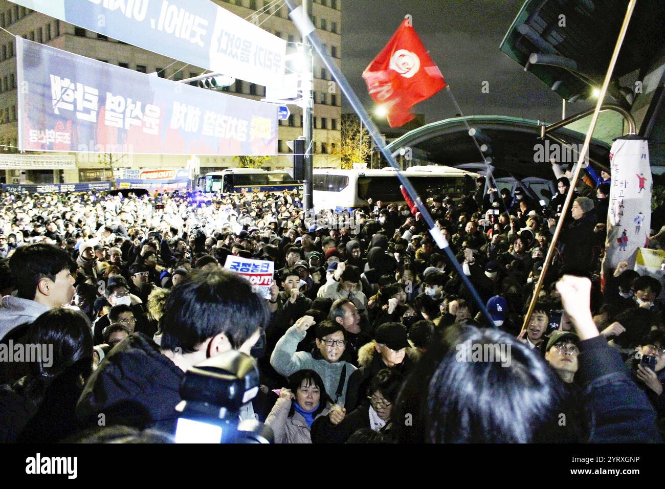 South Korean people Citizens gather in front of National Assembly of ...