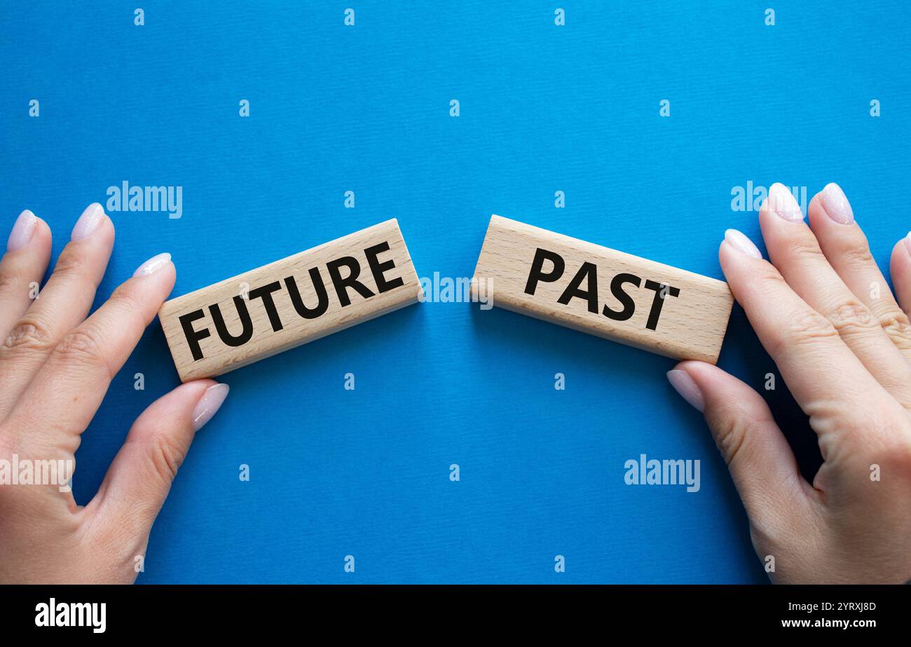 Future or Past symbol. Concept word Future or Past on wooden blocks ...