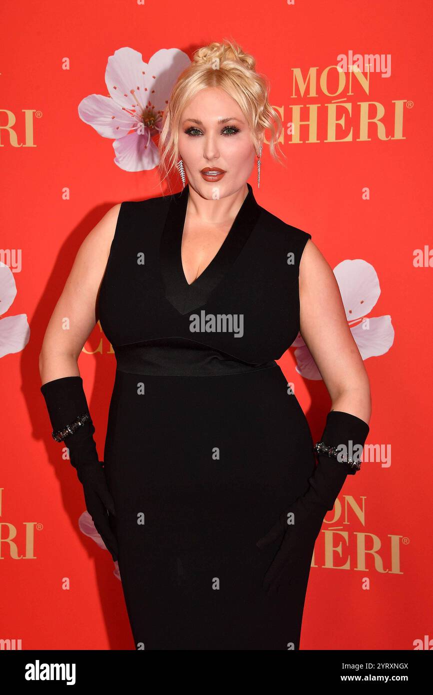 Hayley Amber Hasselhoff beim Mon Cheri Barbara Tag Event am 4.12.2024 ...