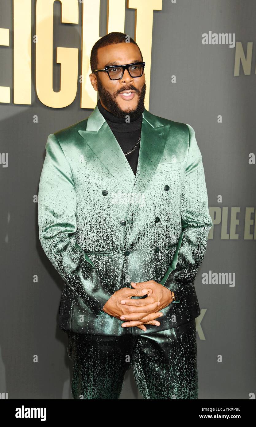LOS ANGELES, CALIFORNIA - DECEMBER 03: Tyler Perry attends the premiere ...