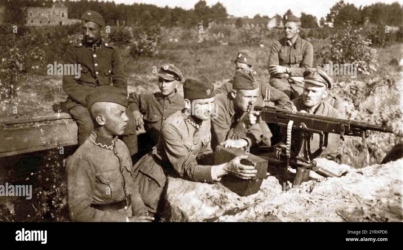 Polish Soviet war. Polish defences with a machine gun position near Mi ...