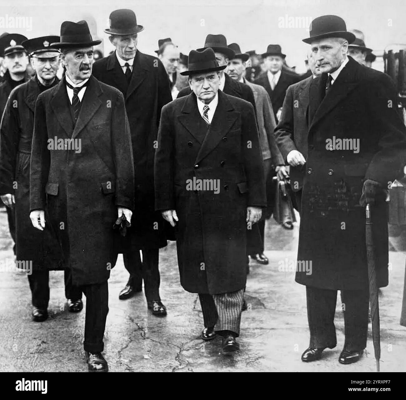 Lord Halifax, British Foreign Minister(Centre) Neville Chamberlain ...