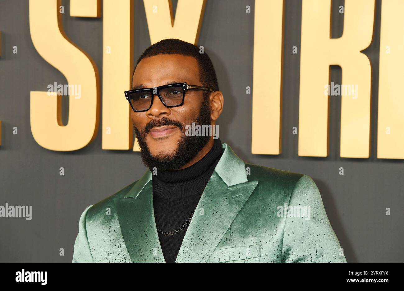 LOS ANGELES, CALIFORNIA - DECEMBER 03: Tyler Perry attends the premiere ...