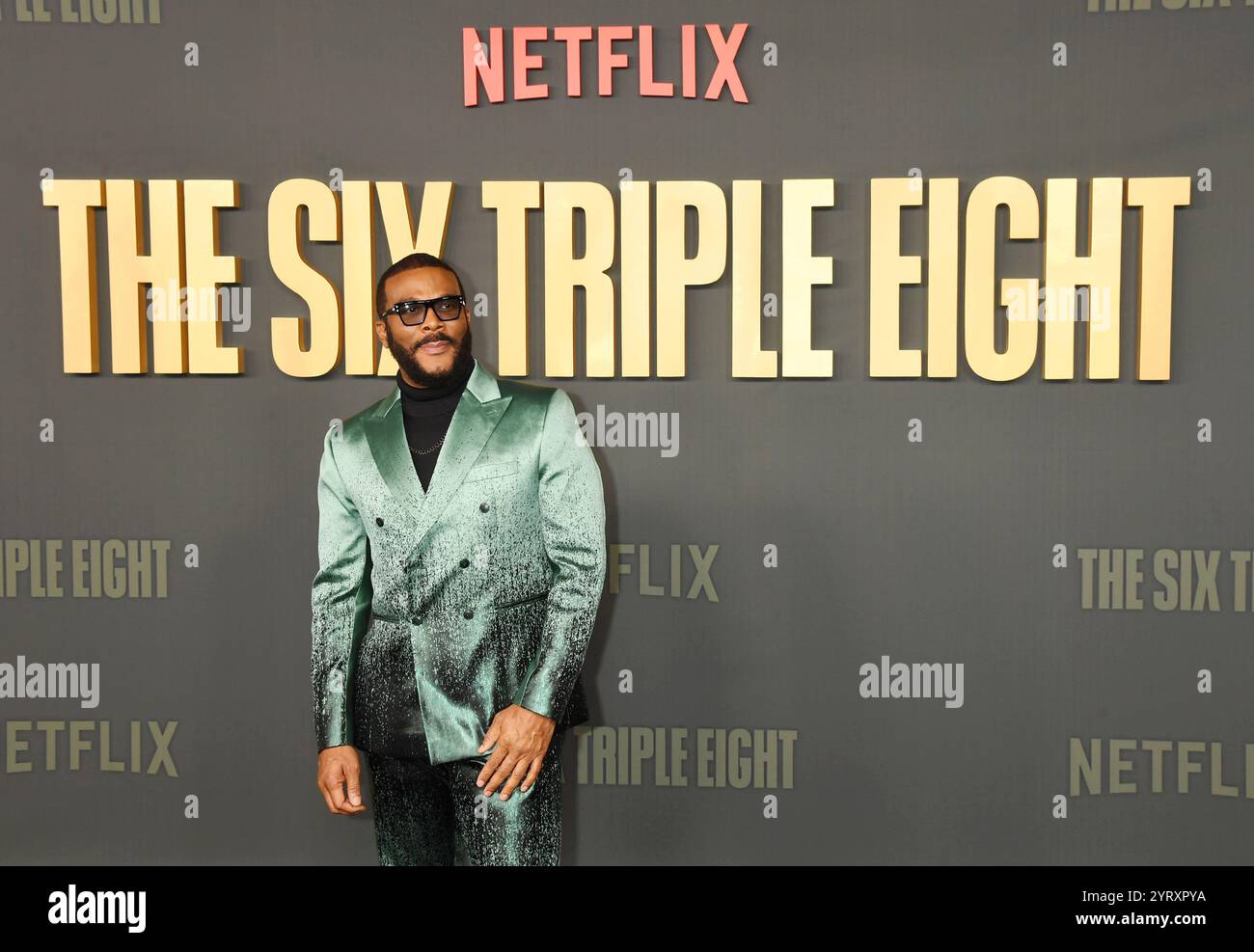 LOS ANGELES, CALIFORNIA - DECEMBER 03: Tyler Perry attends the premiere ...