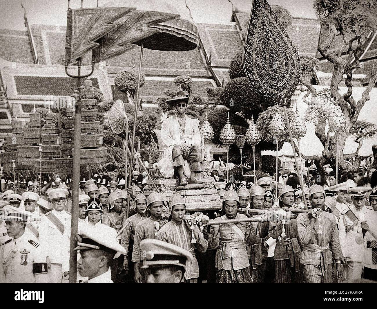Rama ix coronation hi-res stock photography and images - Alamy