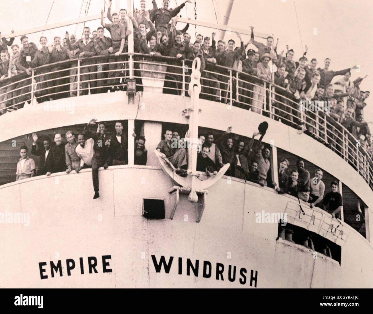 Diversity in the armed forces hi-res stock photography and images - Alamy