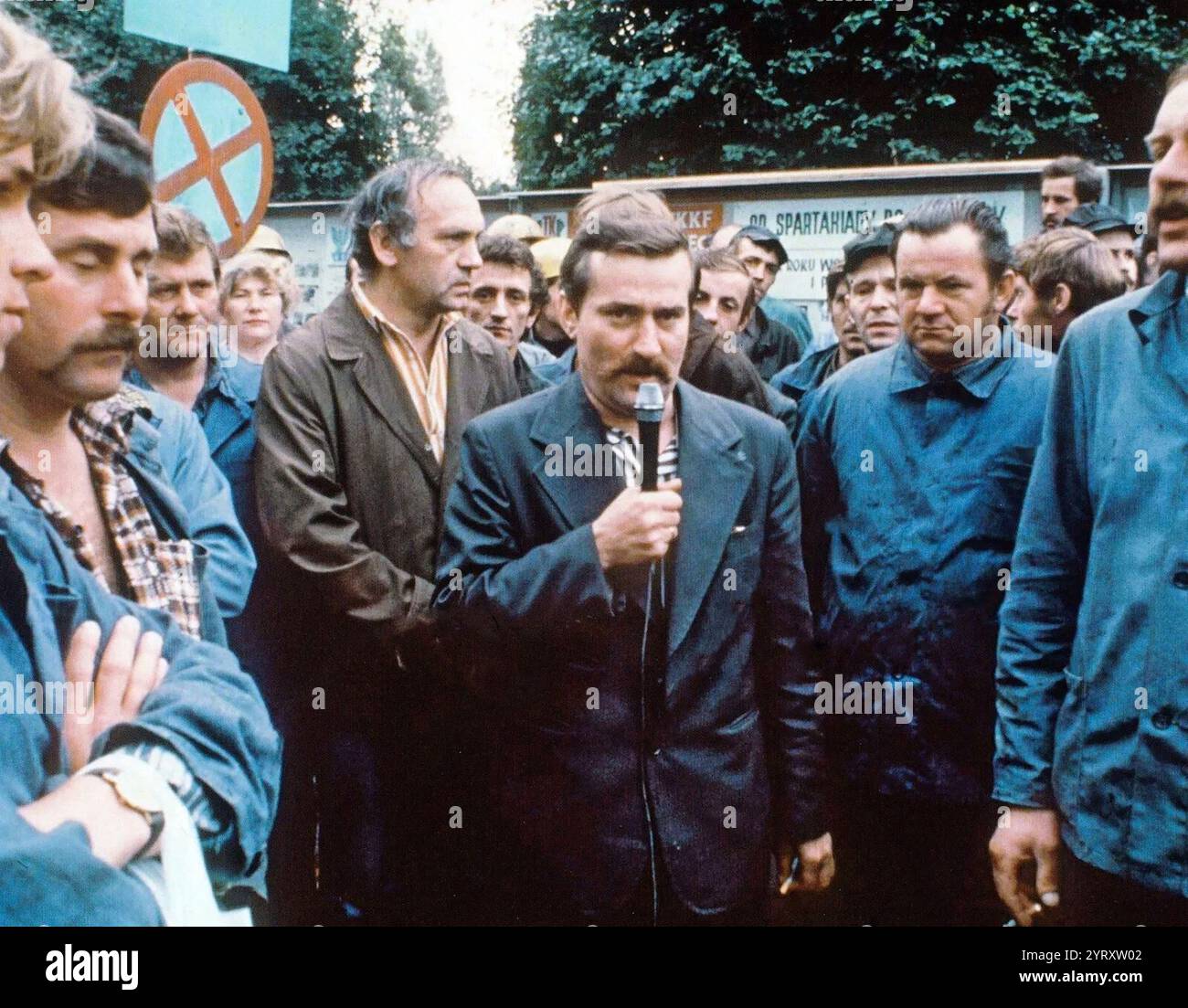 End communist rule hi-res stock photography and images - Alamy