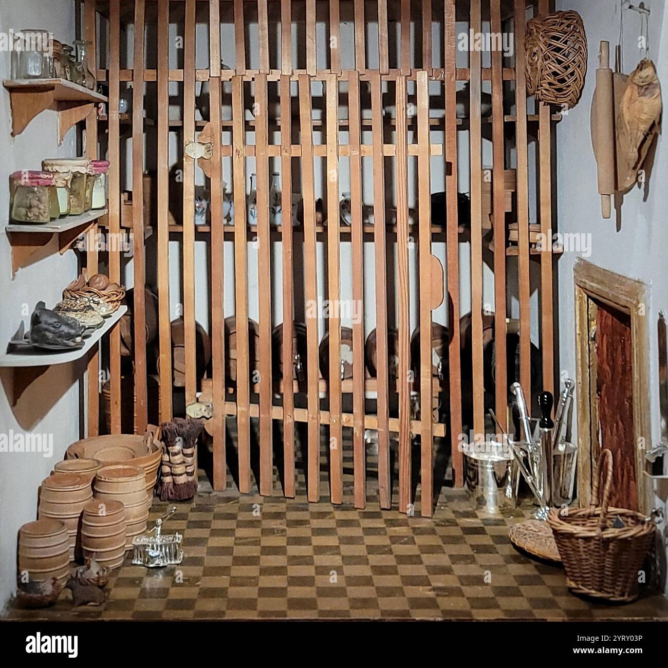 17th century dutch dolls house hi-res stock photography and images - Alamy