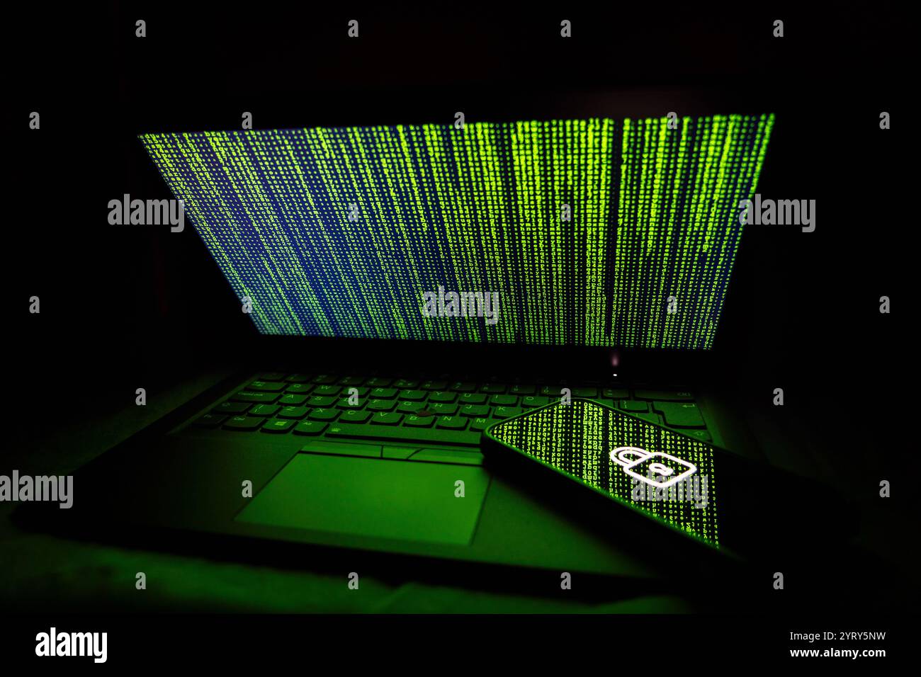 Cybercriminelen hi-res stock photography and images - Alamy