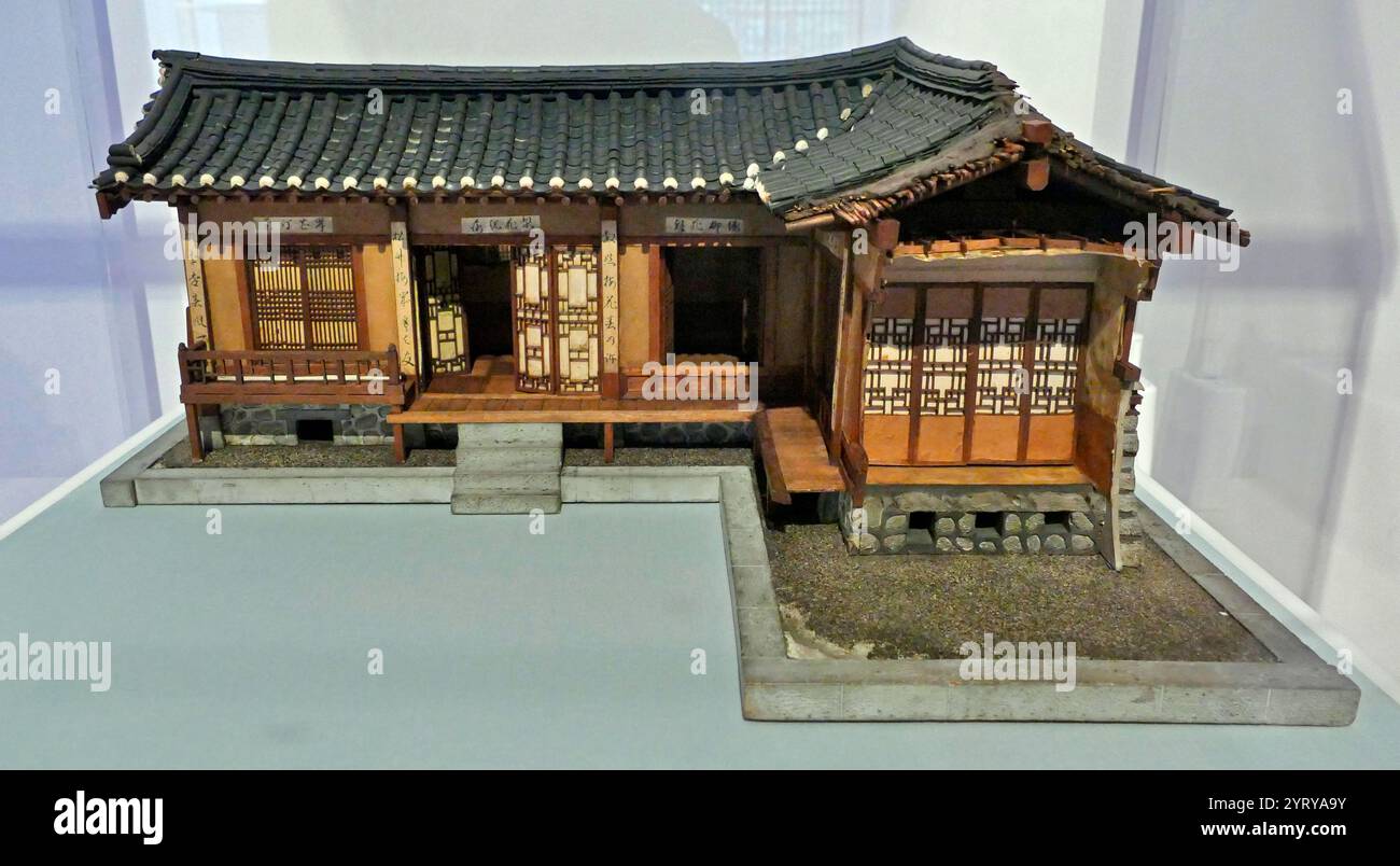 Model of a korean house from the Joseon period (1392-1910). It ...
