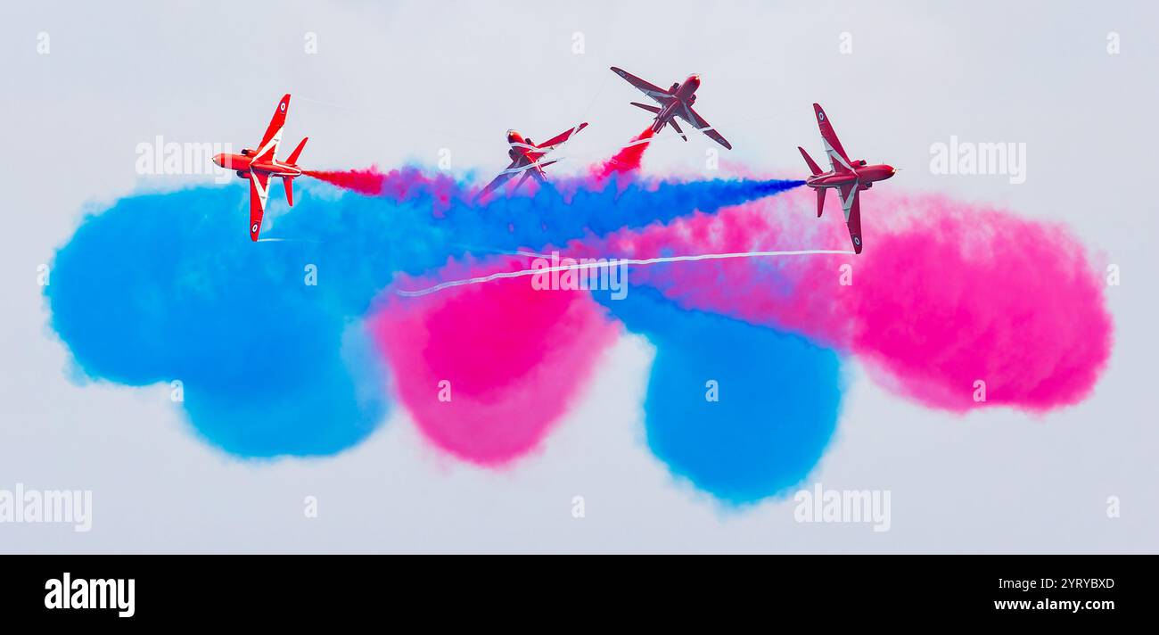 The Red Arrows Aerobatic Display Team Stock Photo - Alamy