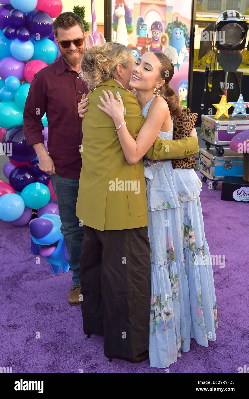 Austin Madison, Jaclyn Simon und Kensington Tallman beim Launch Event ...