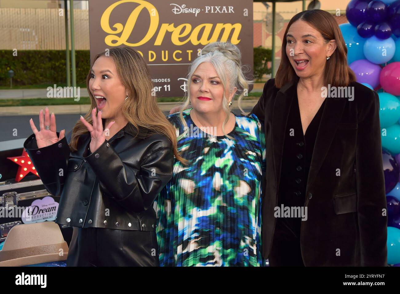 Ally Maki, Paula Pell, und Maya Rudolph beim Launch Event der Disney ...