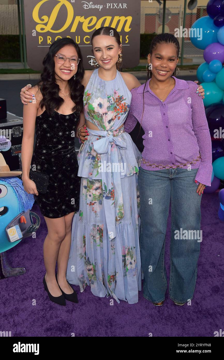 Grace Lu, Kensington Tallman und Sumayyah Nuriddin-Green beim Launch ...