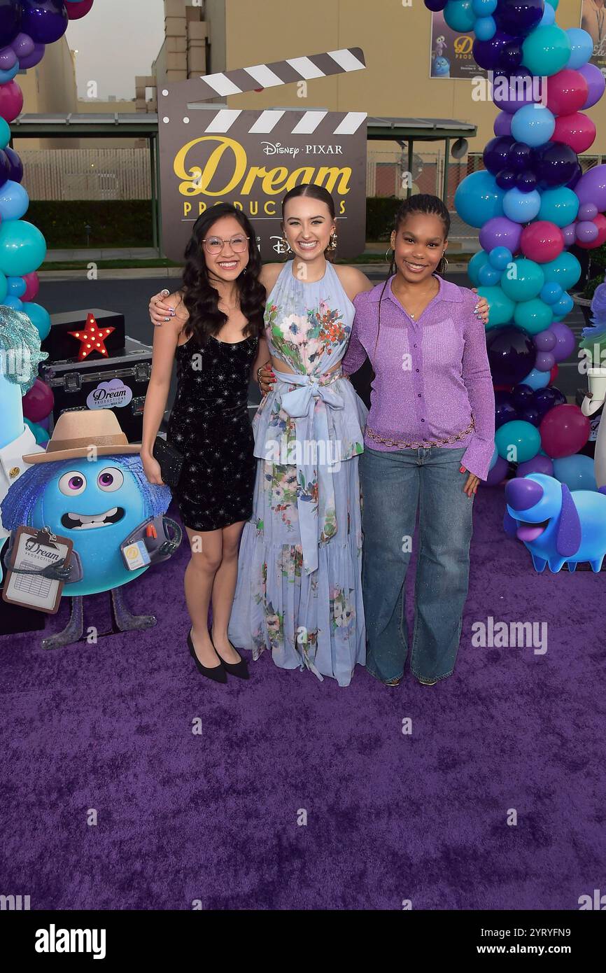 Grace Lu, Kensington Tallman und Sumayyah Nuriddin-Green beim Launch ...