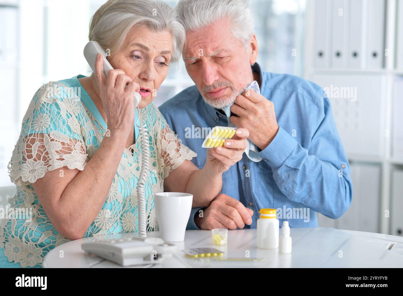 Couple taking drugs home hi-res stock photography and images - Alamy