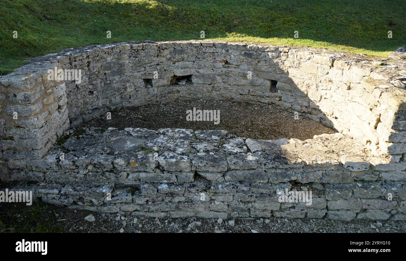 North Leigh Roman Villa, was a Roman courtyard villa in the Evenlode ...