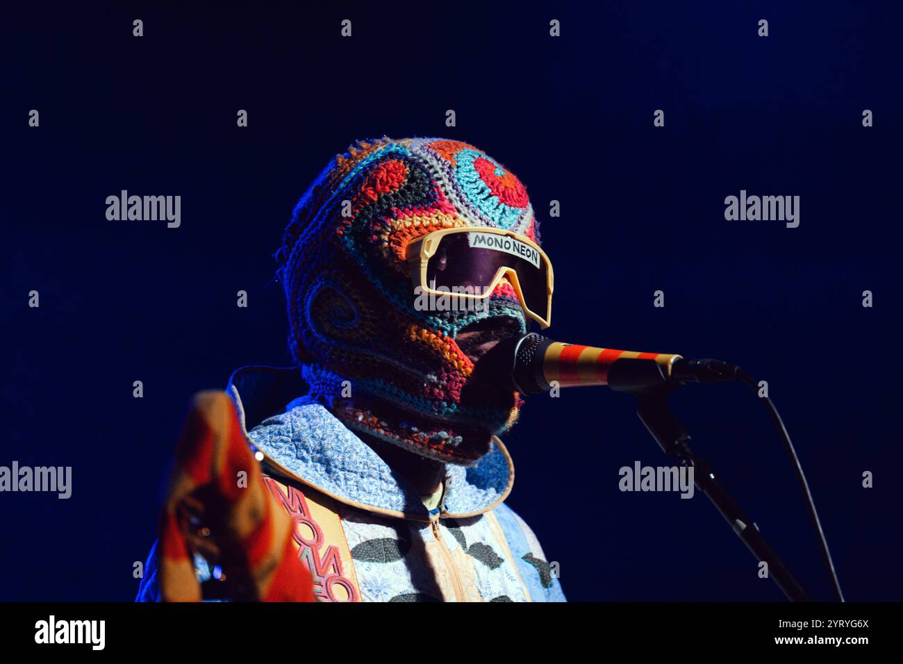 Mononeon singer hi-res stock photography and images - Alamy