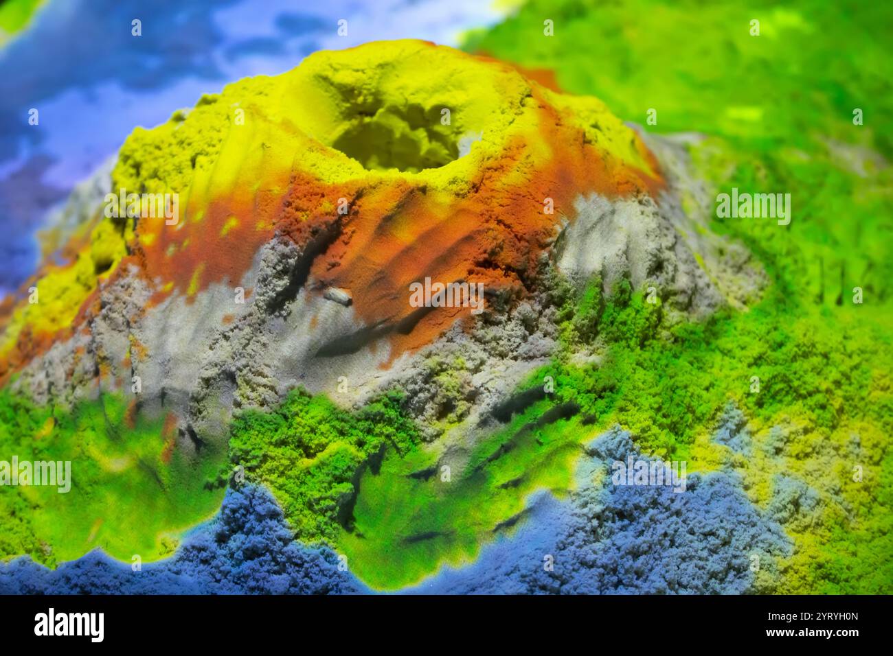 Pink kinetic sand hi-res stock photography and images - Alamy