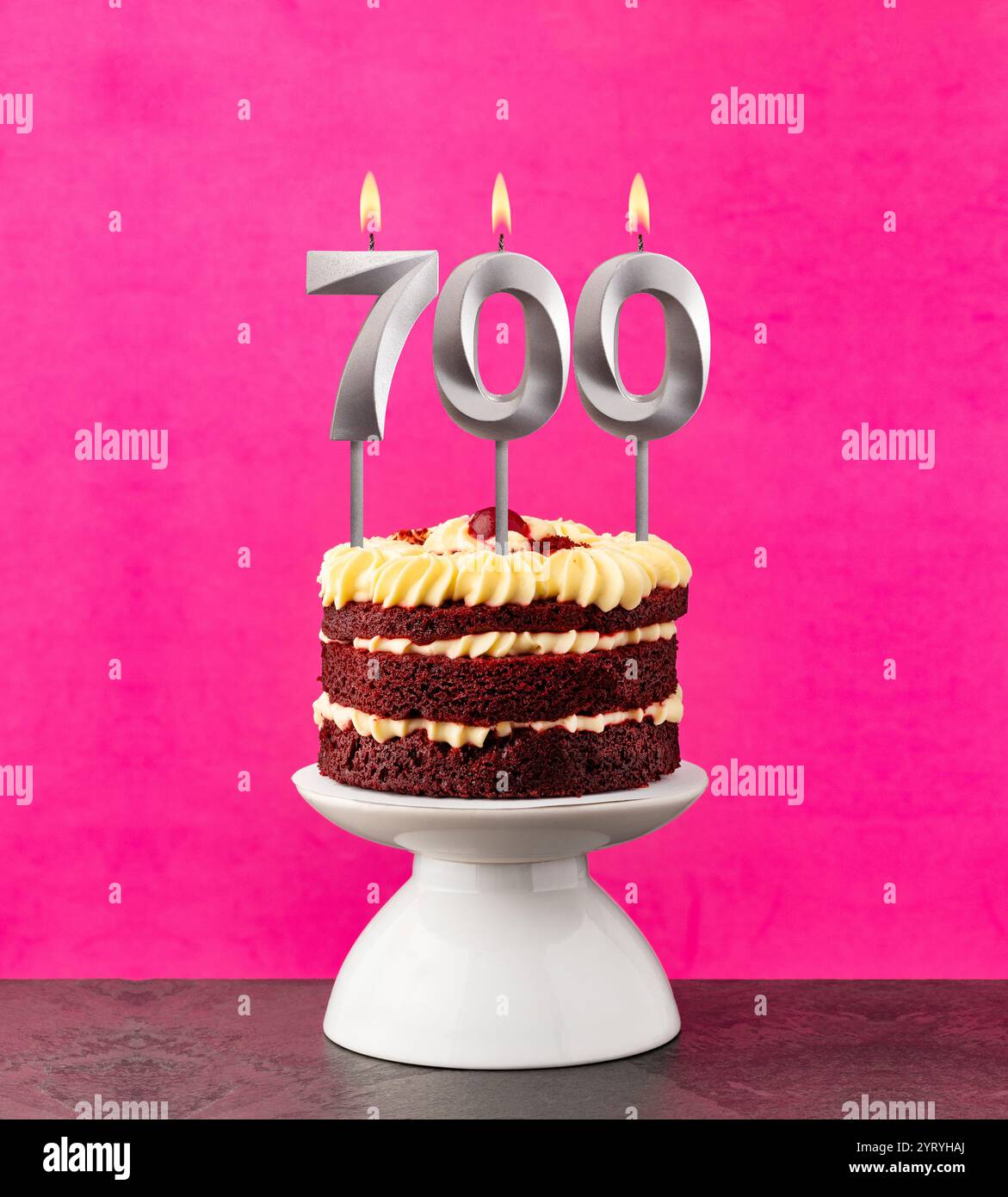 700 followers hi-res stock photography and images - Alamy