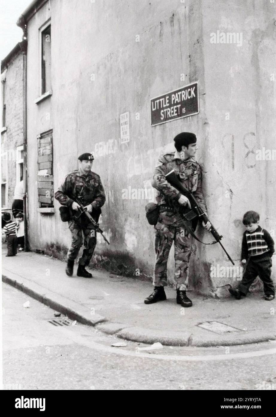 British soldiers on patrol in Little Patrick Street in Belfast, 1973 ...