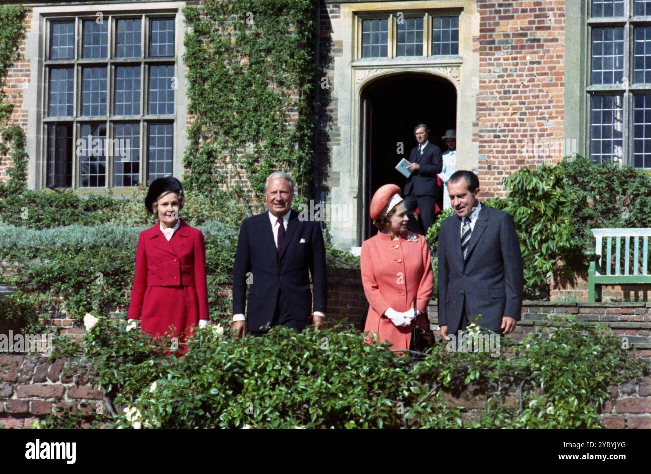 US First Lady Pat Nixon, Prime Minister Edward Heath, Queen Elizabeth ...