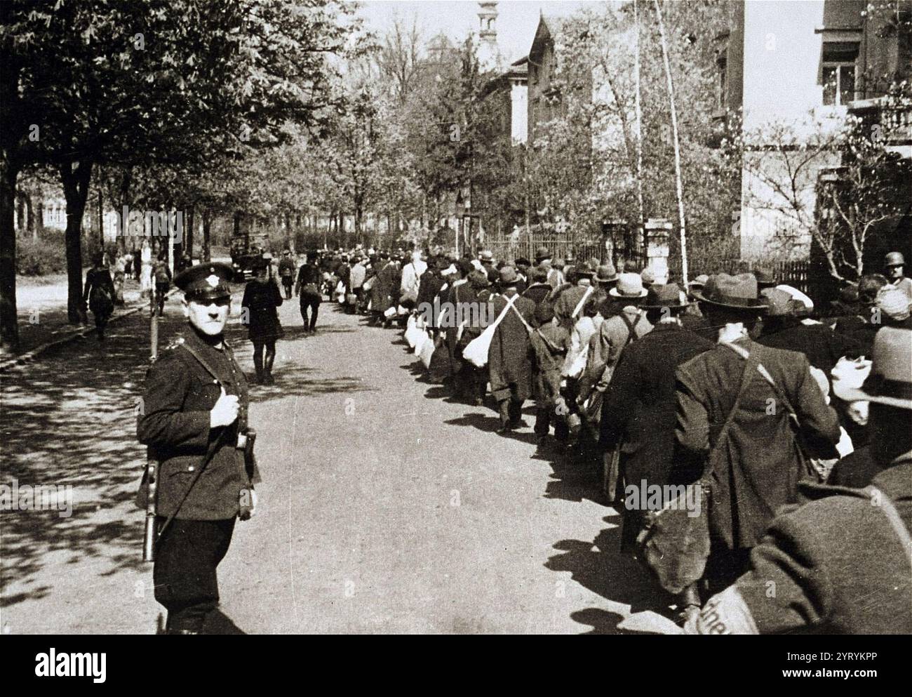 Jewish deportation 1942 hi-res stock photography and images - Alamy