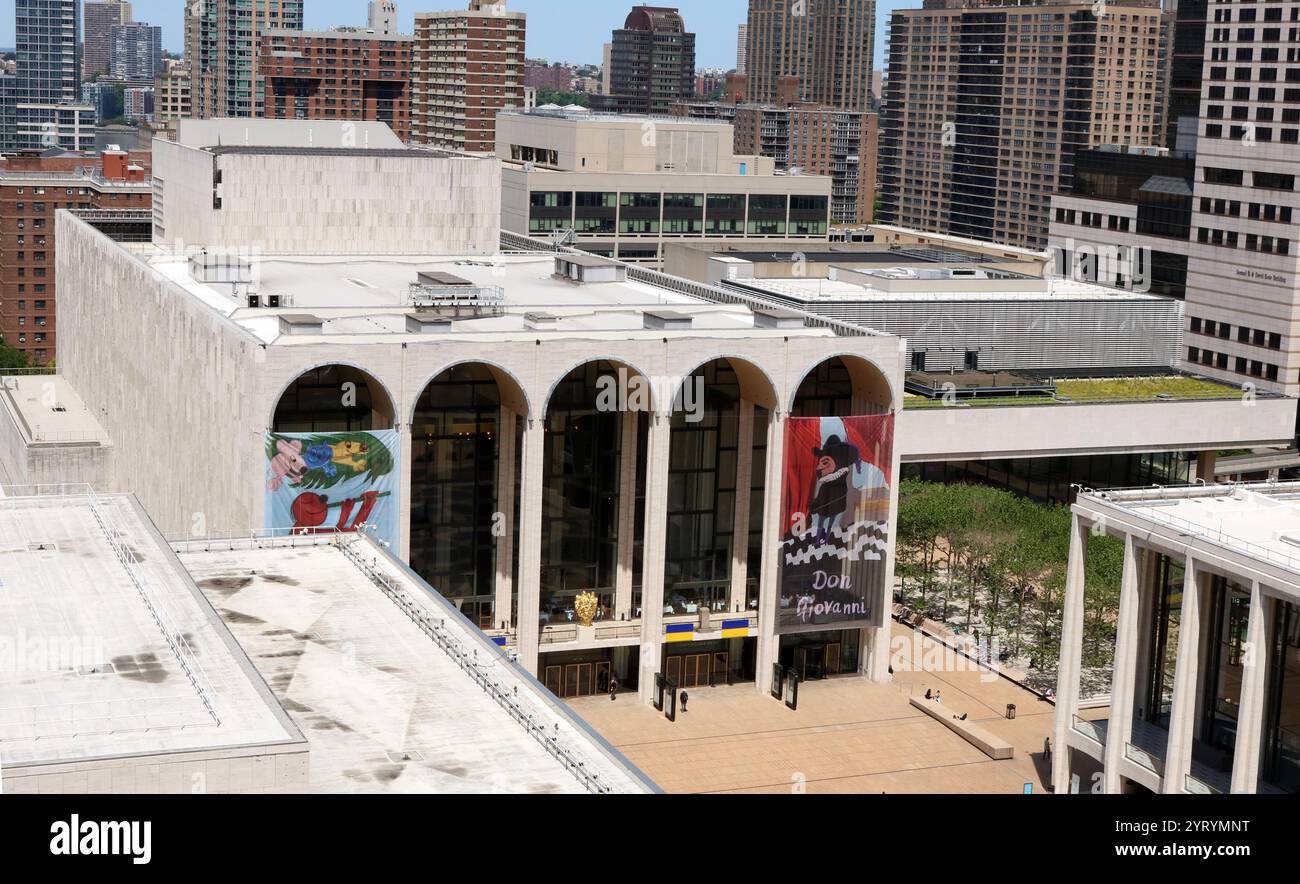 View across Manhattan and the Lincoln Centre, with skyscrapers Stock ...
