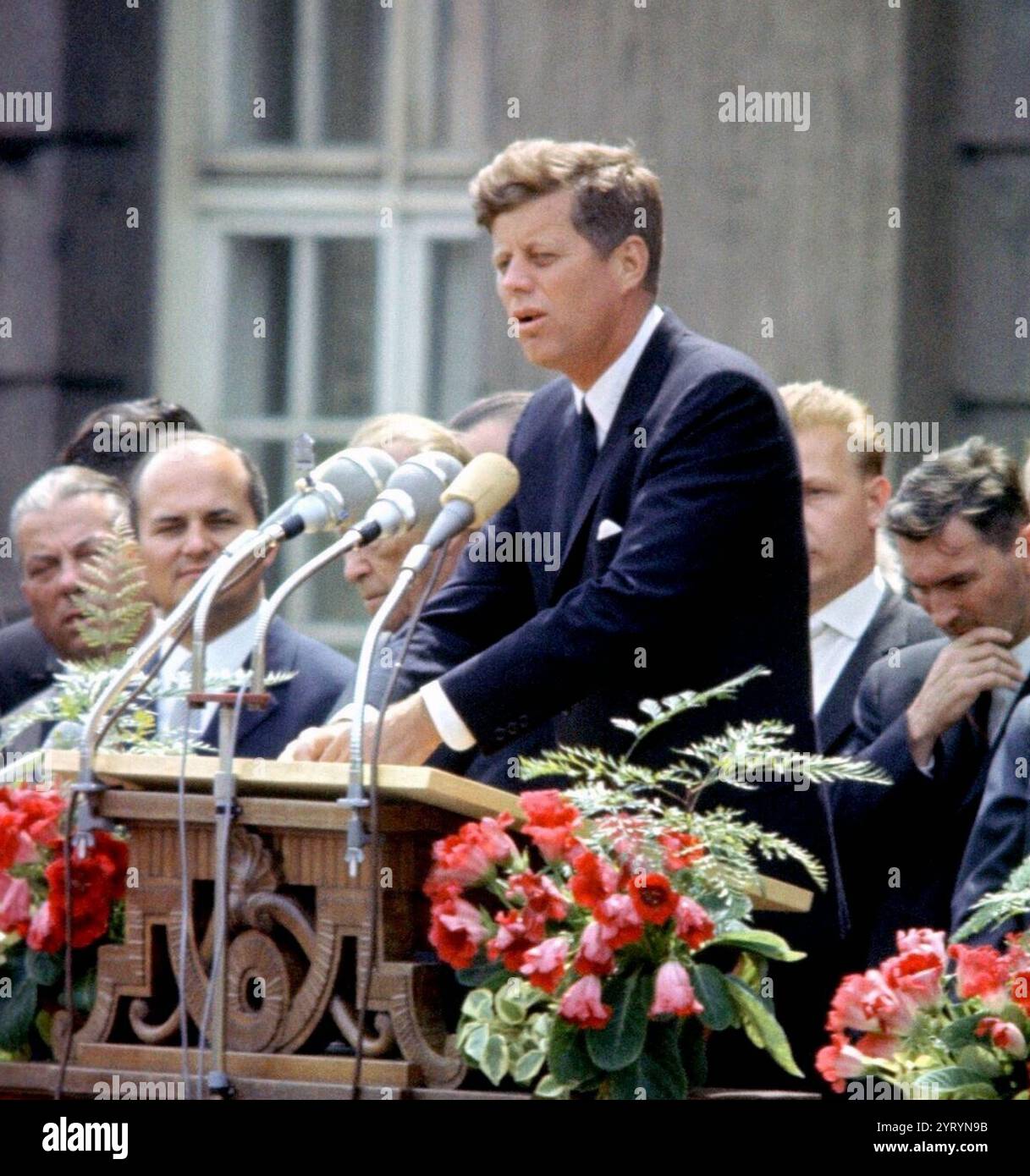 Cold war standoff hi-res stock photography and images - Alamy
