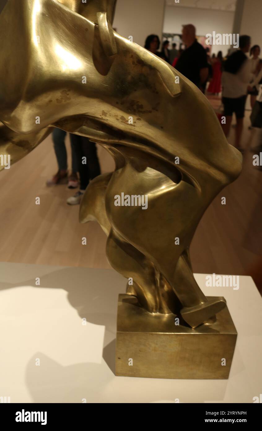 Unique Forms of Continuity in Space a 1913 bronze Futurist sculpture by ...