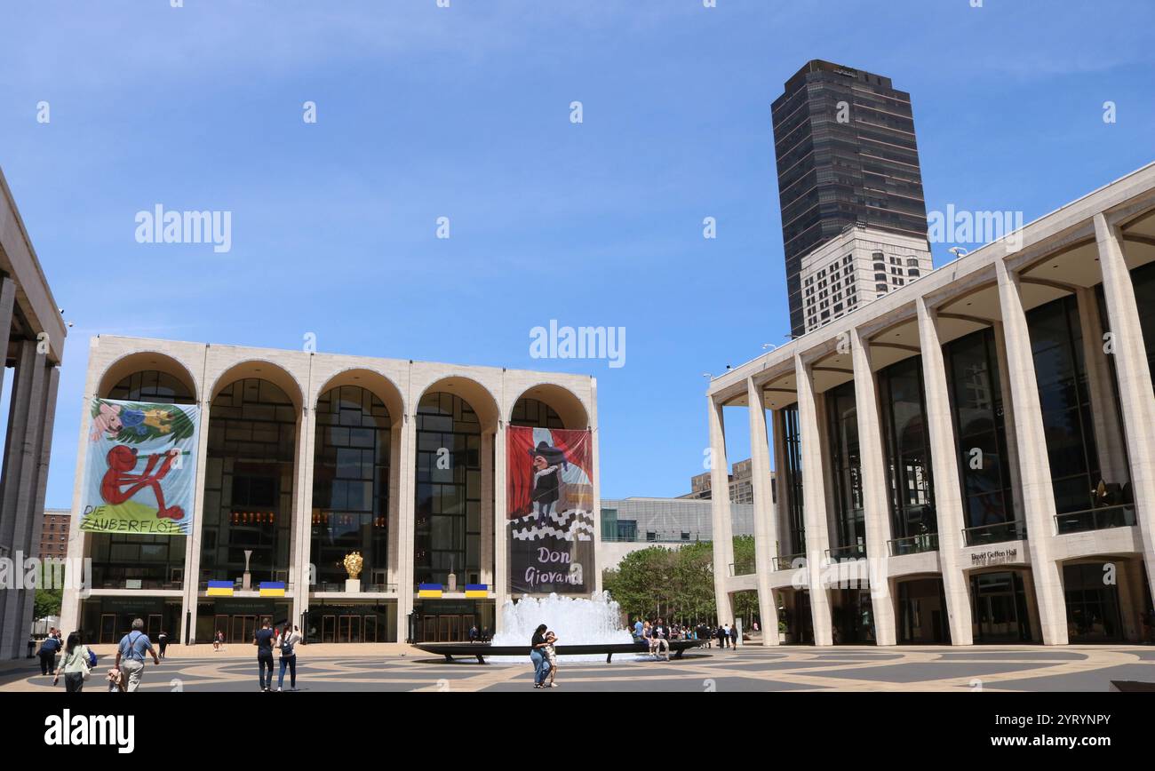 View across Manhattan and the Lincoln Centre, with skyscrapers Stock ...
