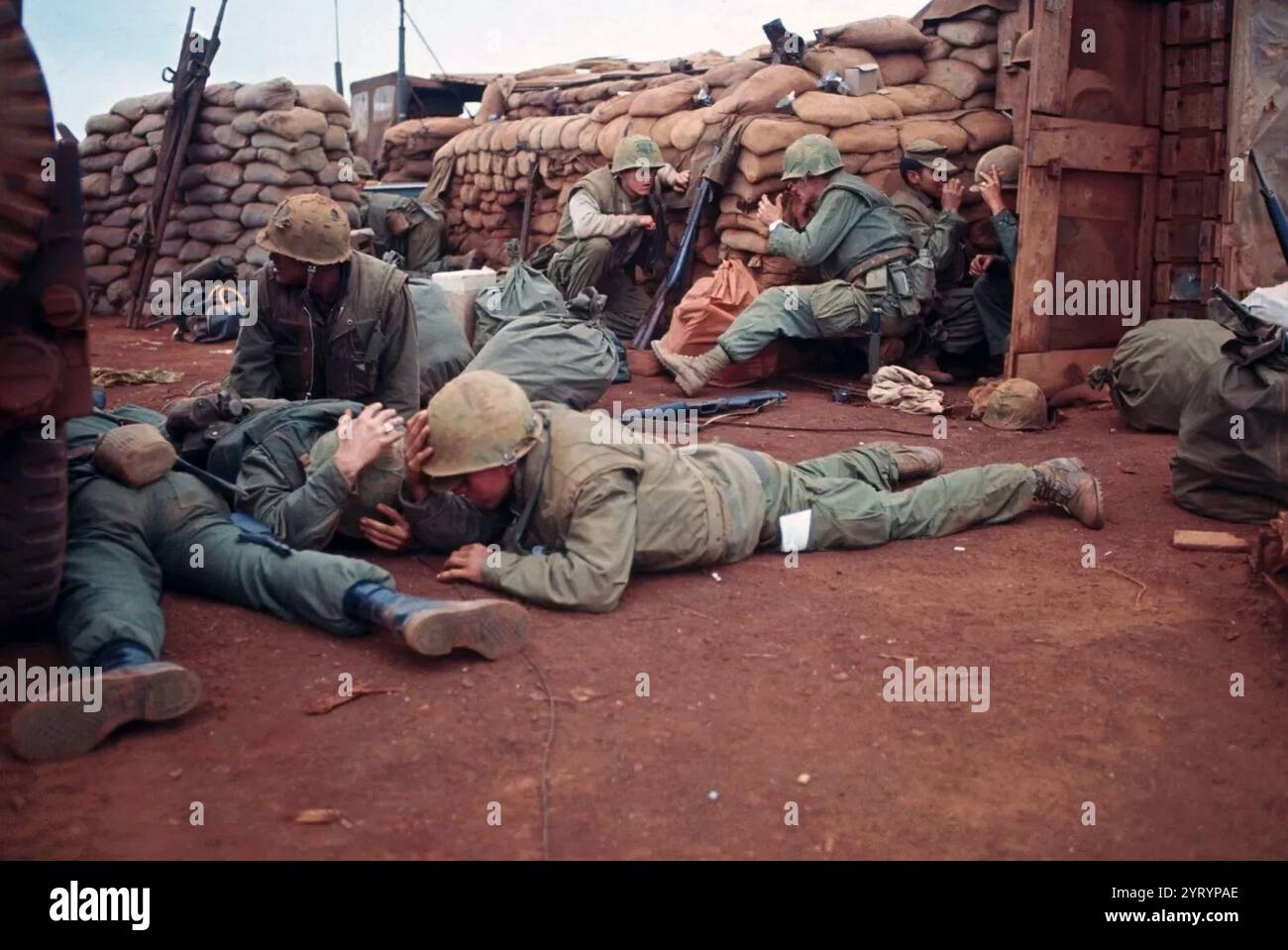 U s marines fire weapons hi-res stock photography and images - Alamy