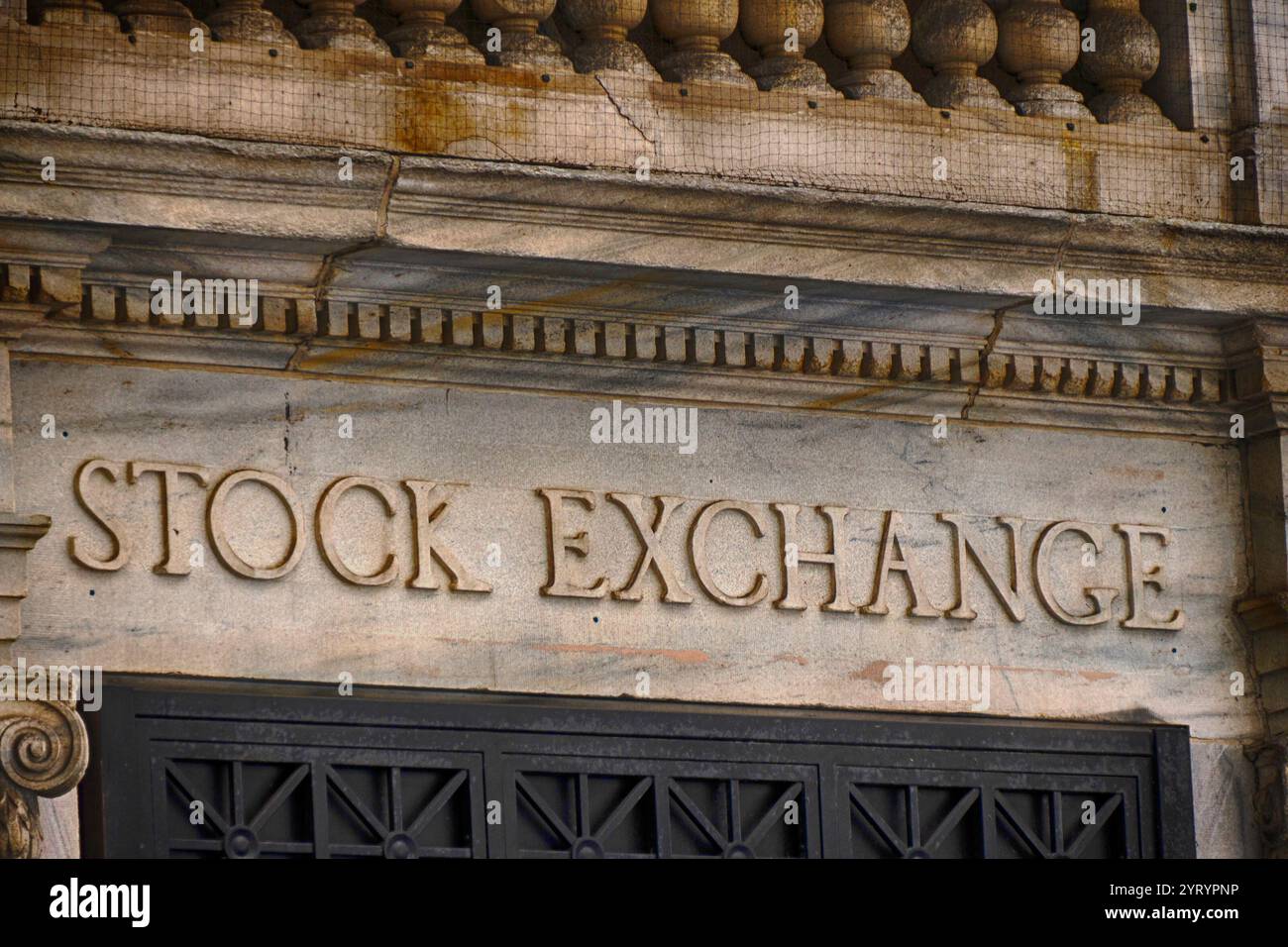 stock exchange building in new york detail Stock Photo - Alamy