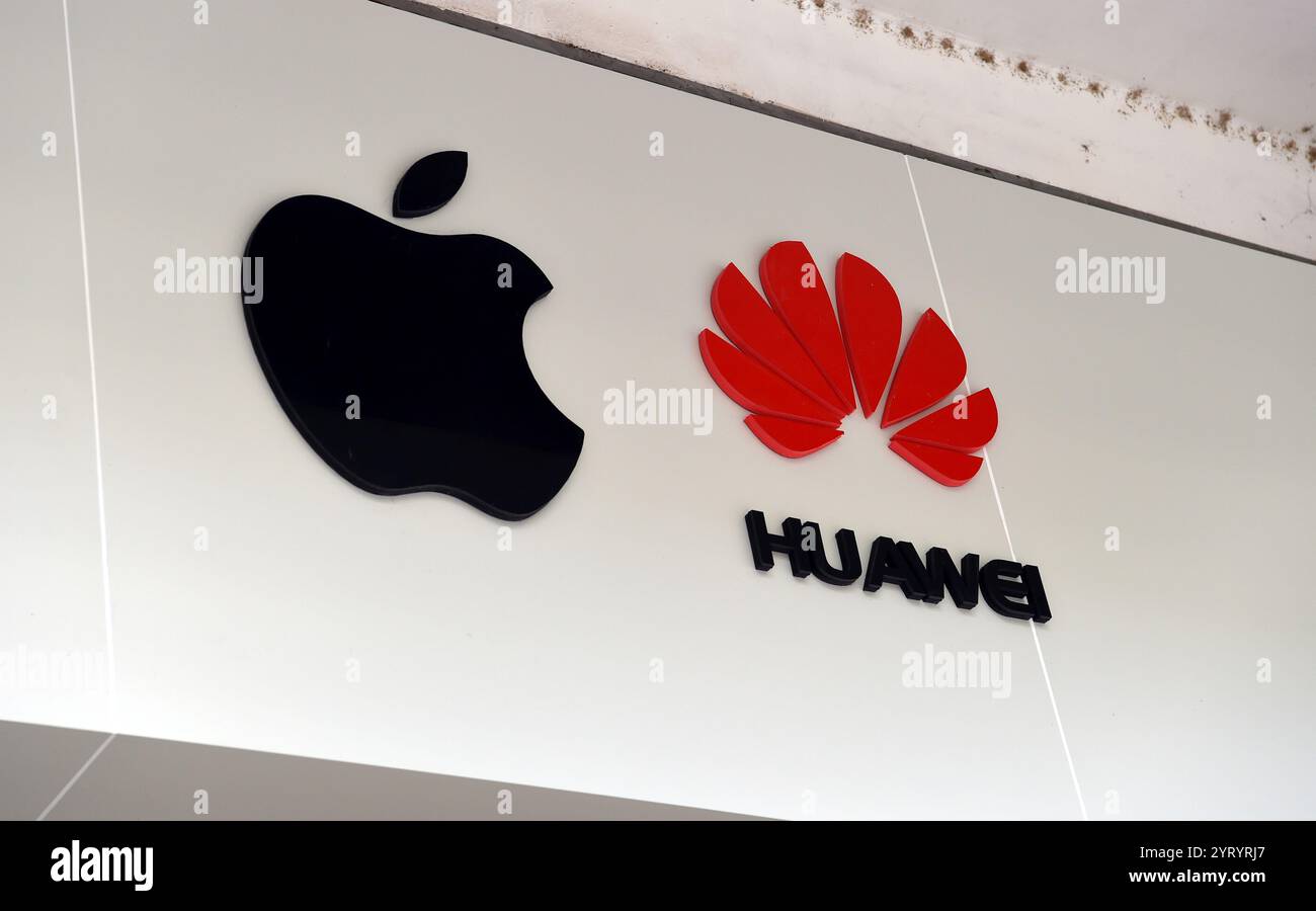 Ren technology logo hi-res stock photography and images - Alamy