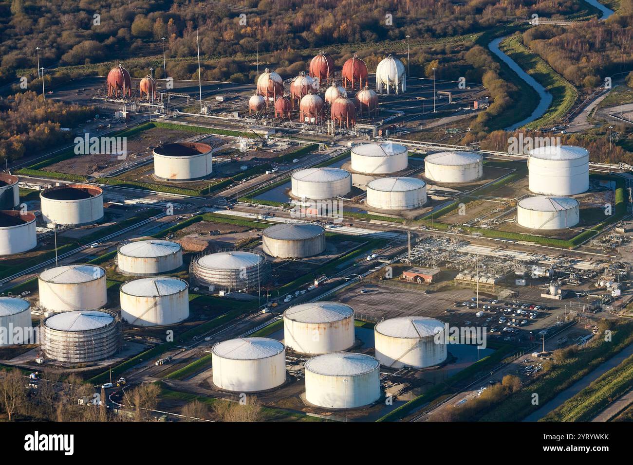 Stanlow shell oil terminal hi-res stock photography and images - Alamy