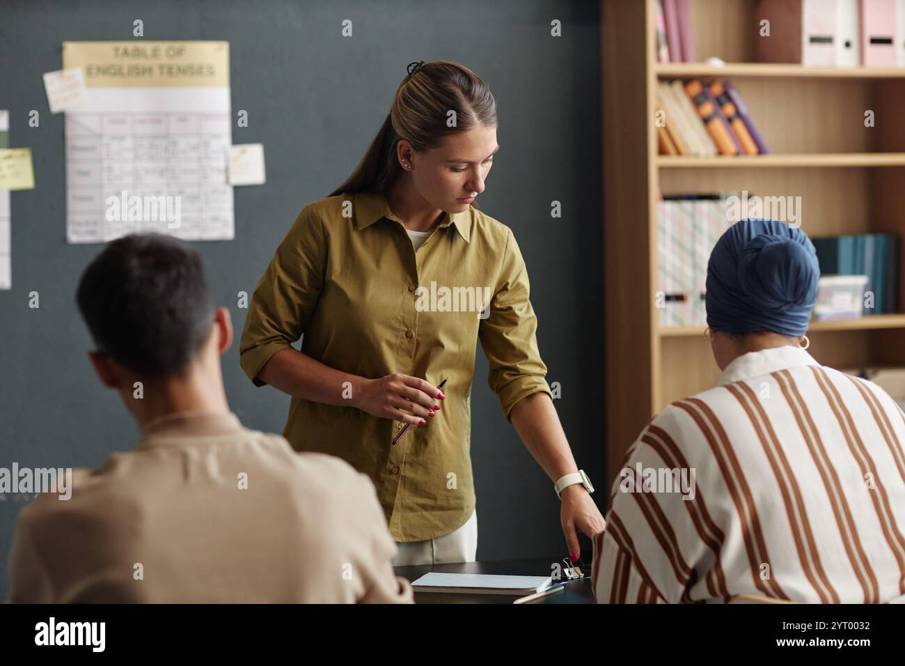 English language learners class hi-res stock photography and images - Alamy