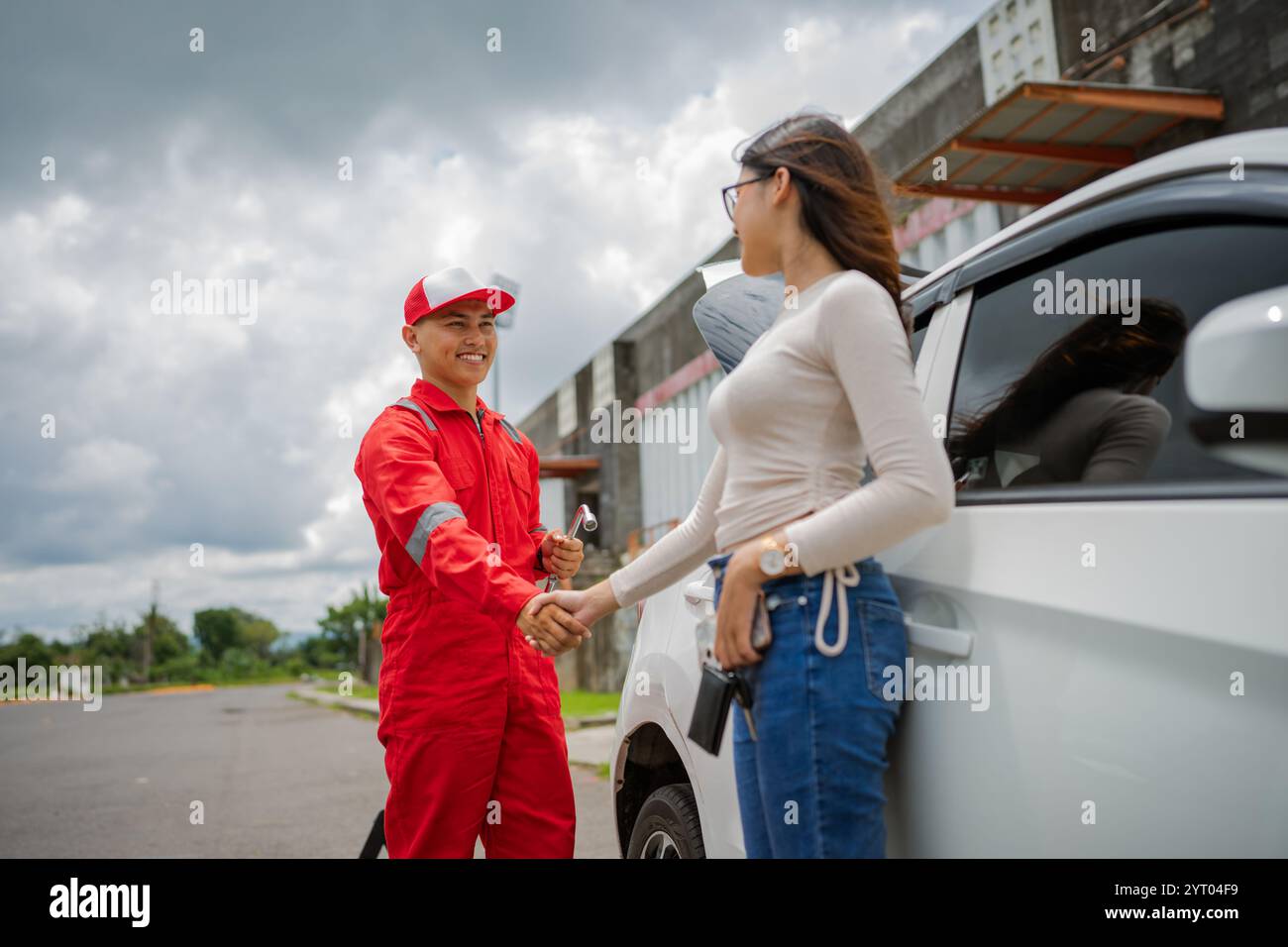 The interaction between a customer and a courier in a delivery service ...