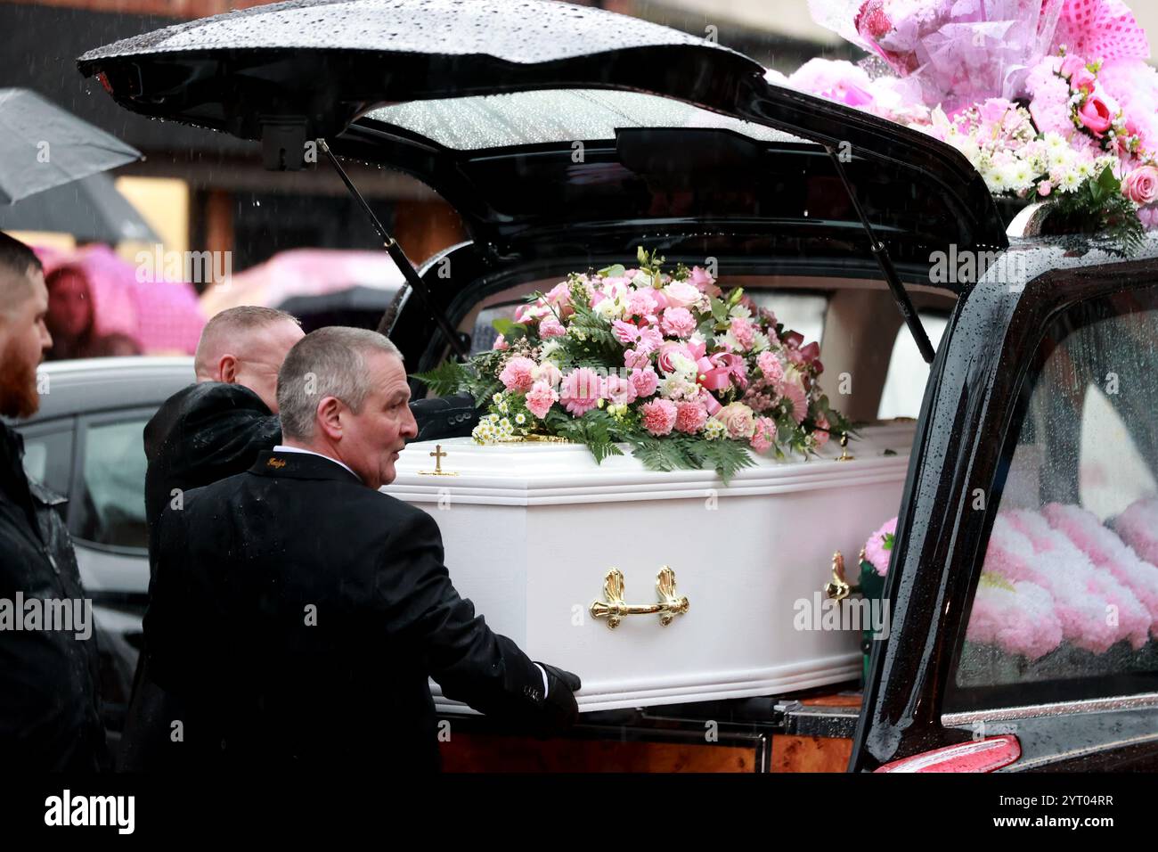 The coffin of Chloe Ferris is carried out of the hearse at St Paul's ...