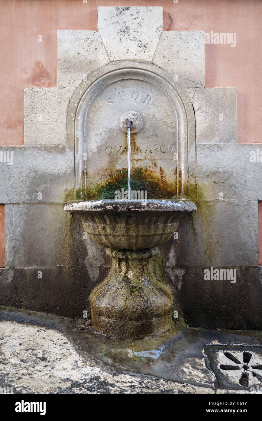 Oldest public fountain hi-res stock photography and images - Alamy